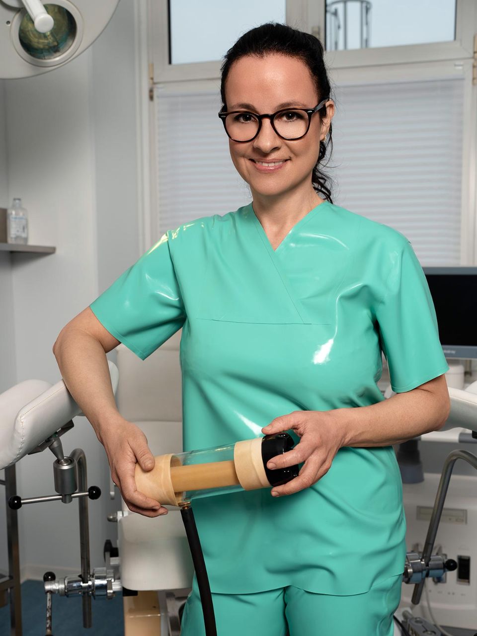 Frau Dr. Lana - Bizarrärztin - Berlin - KLINIKZONE